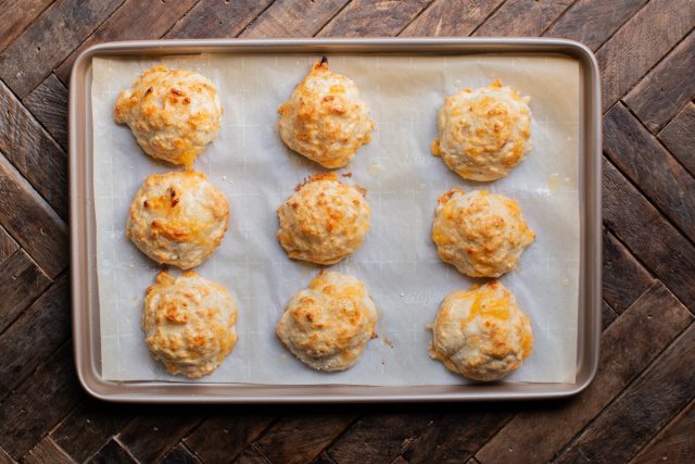 Bisquick Cheddar Garlic Biscuits - Retro Potluck