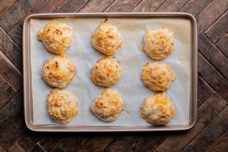 Bisquick Cheddar Garlic Biscuits - Retro Potluck