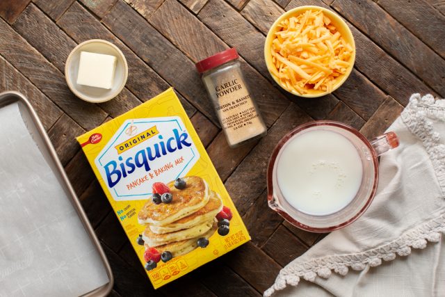 Bisquick Cheddar Garlic Biscuits - Retro Potluck